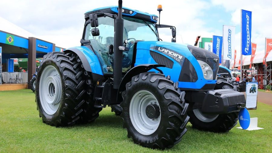 E-FARM: Marche di trattori italiani: pionieri della tecnologia agricola