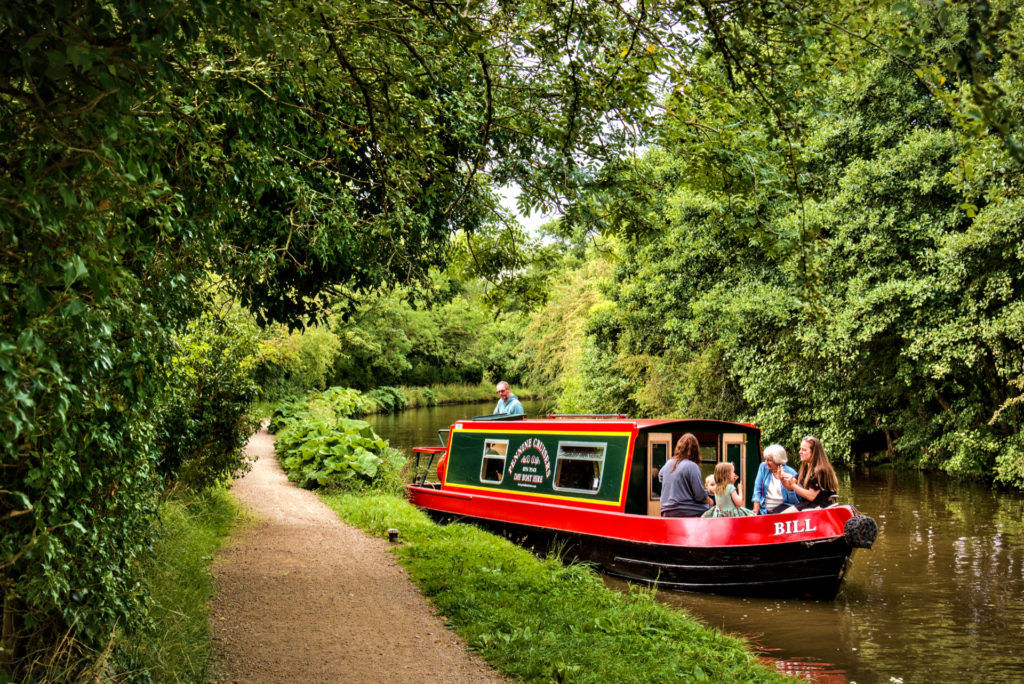 30 Minute Skipton Boat Trips – Cruise the Leeds & Liverpool Canal