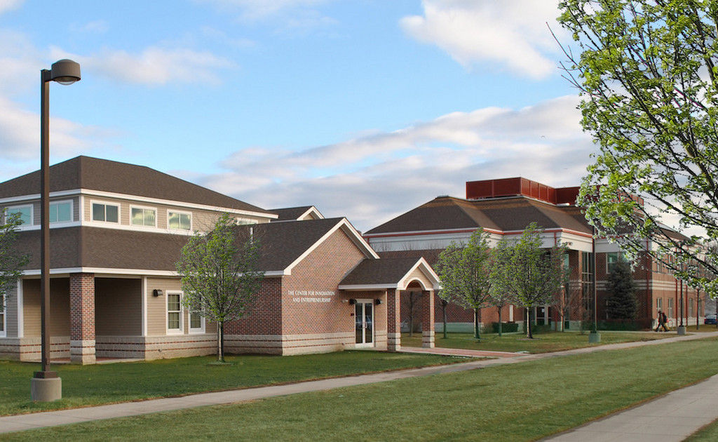 Met School center for entrepreneurship celebrates