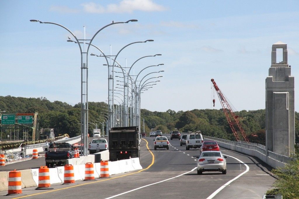 Chafee tours new Sakonnet River Bridge