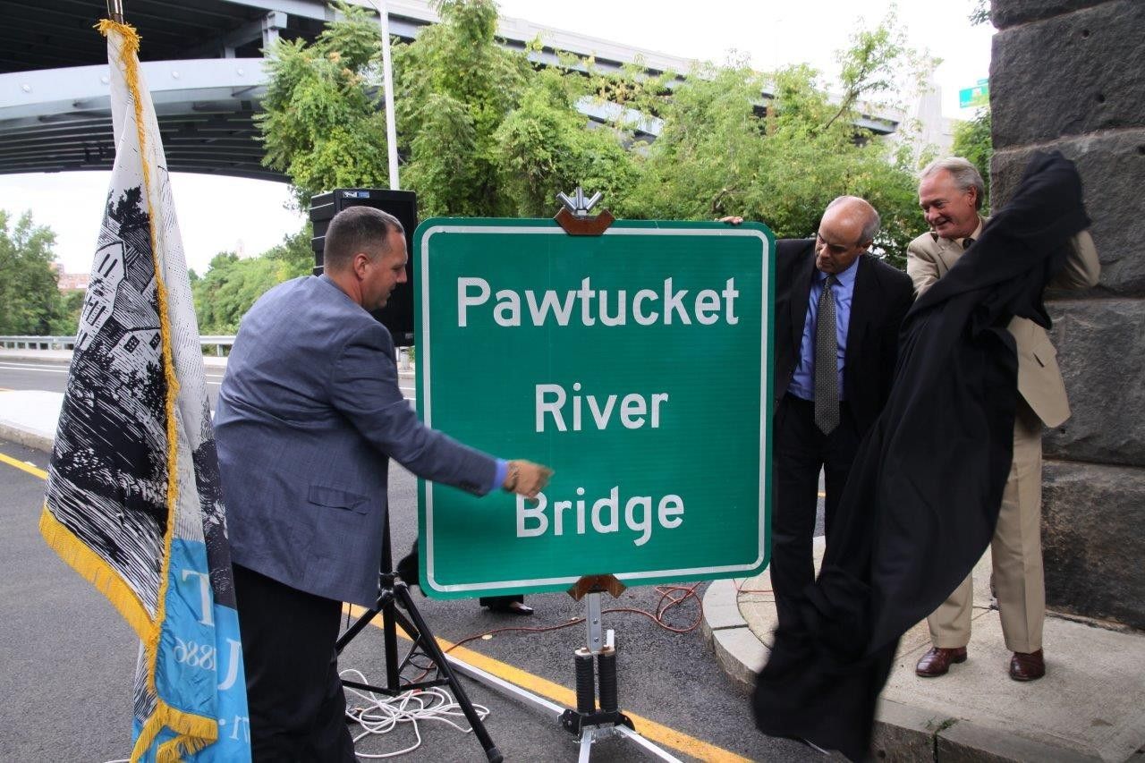 City to celebrate Pawtucket River Bridge first official lighting