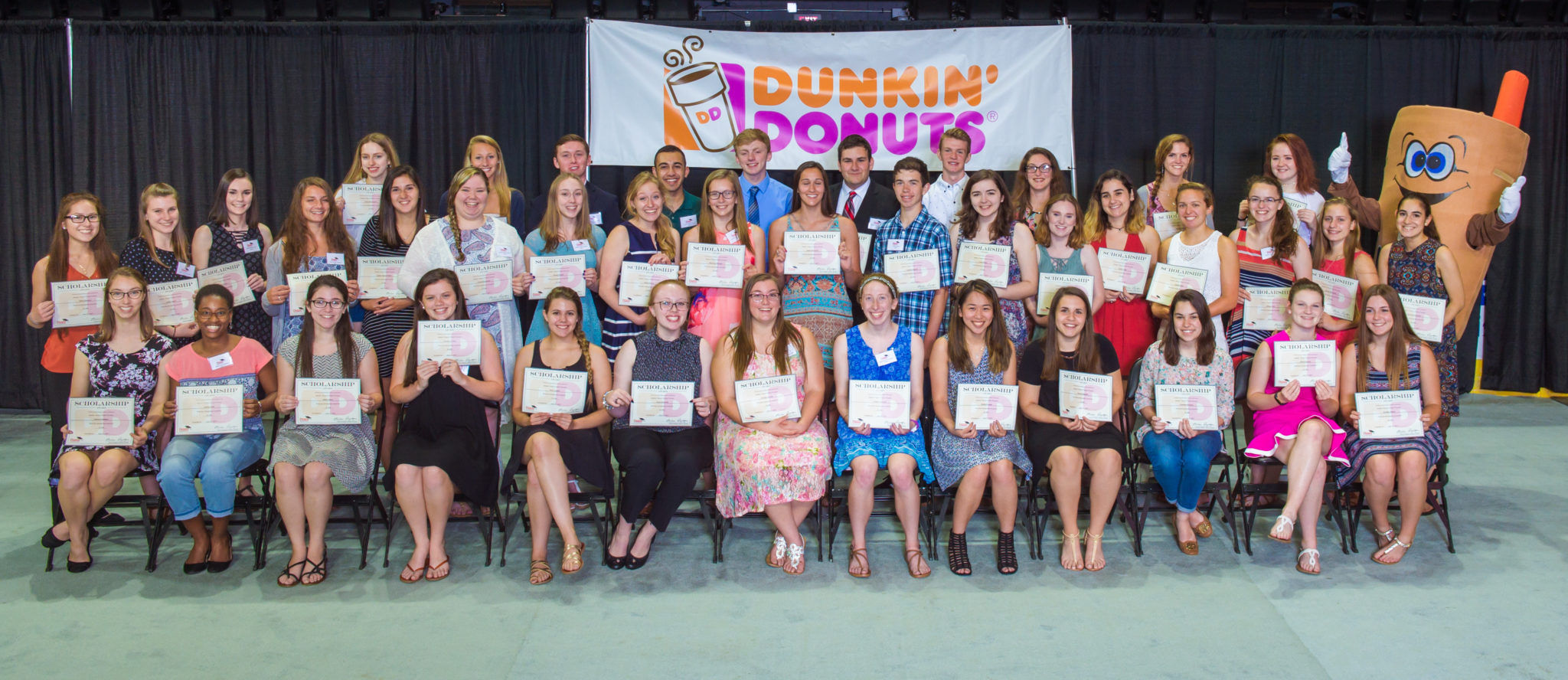 Regional Dunkin' franchisees award $100K in scholarships
