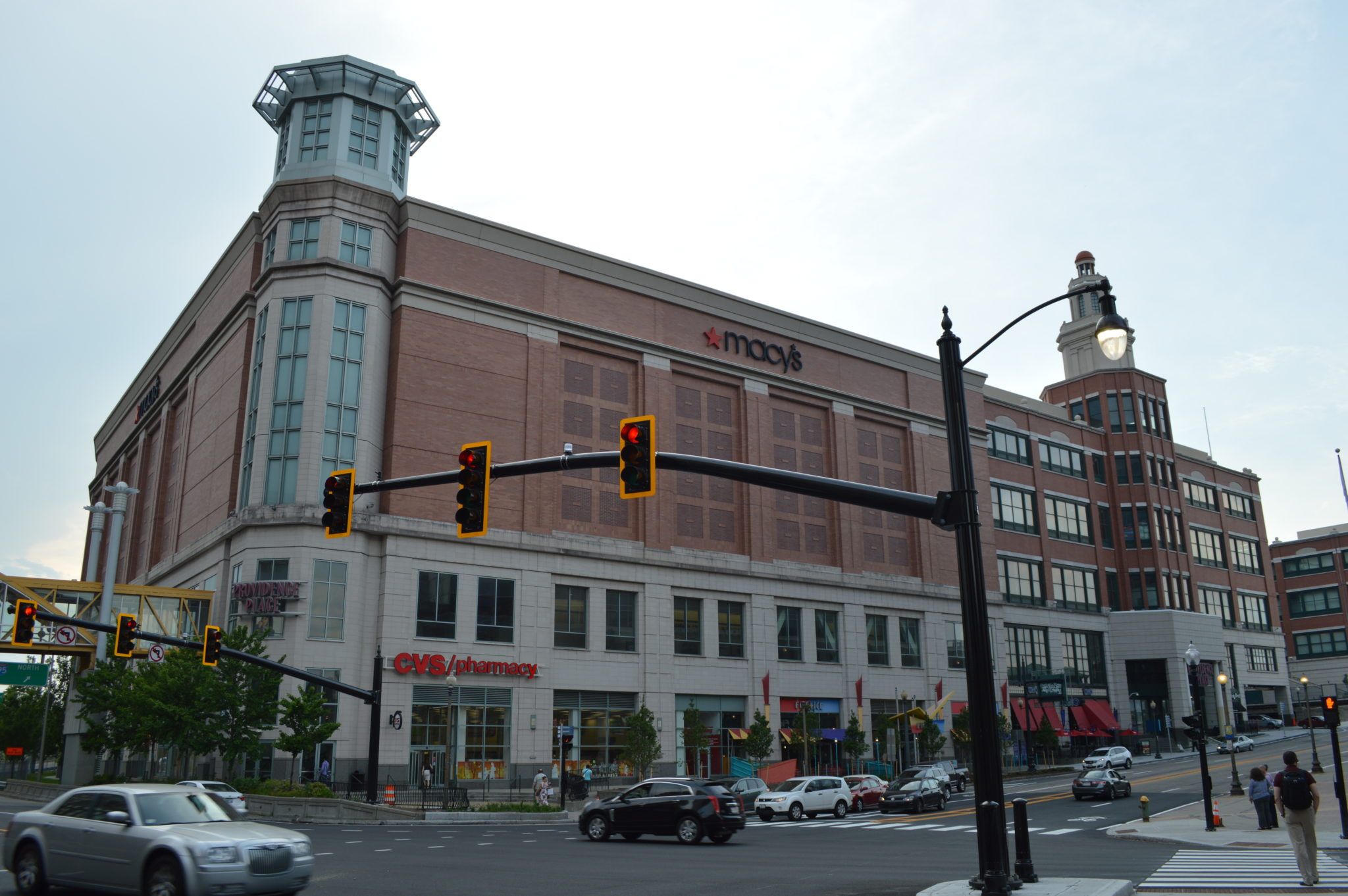 Brookfield bids $14.8B for rest of Providence Place mall landlord GGP