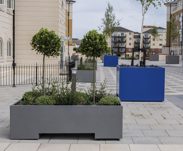 Design options for planters on sloping or uneven ground | IOTA