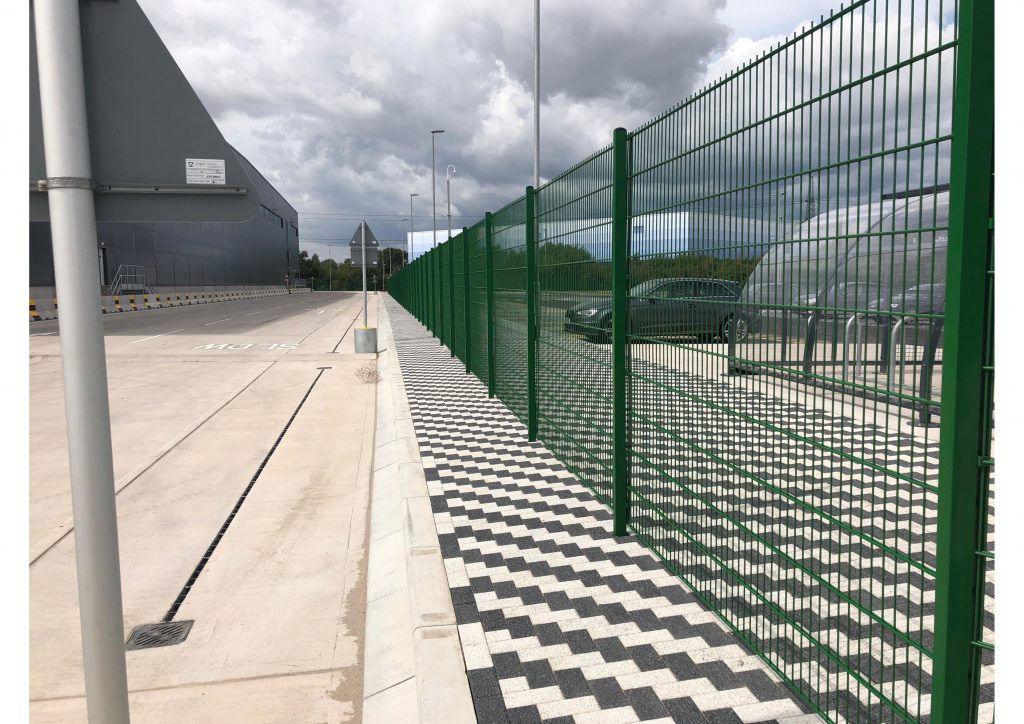 TwinGuard SL1 vs. SecureGuard SL1 Security Fencing | Barkers Fencing