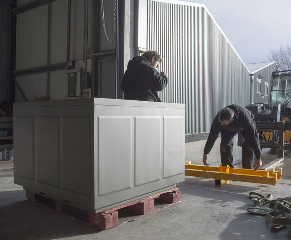 Moving planters with pallet trucks or fork lifts | IOTA