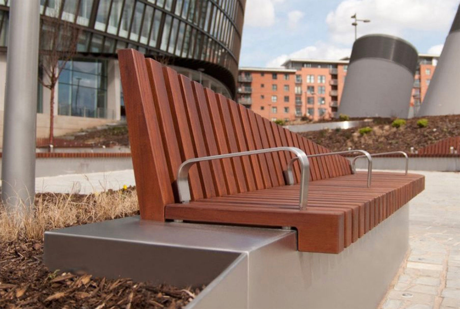 Things to consider when choosing a bench | Omos