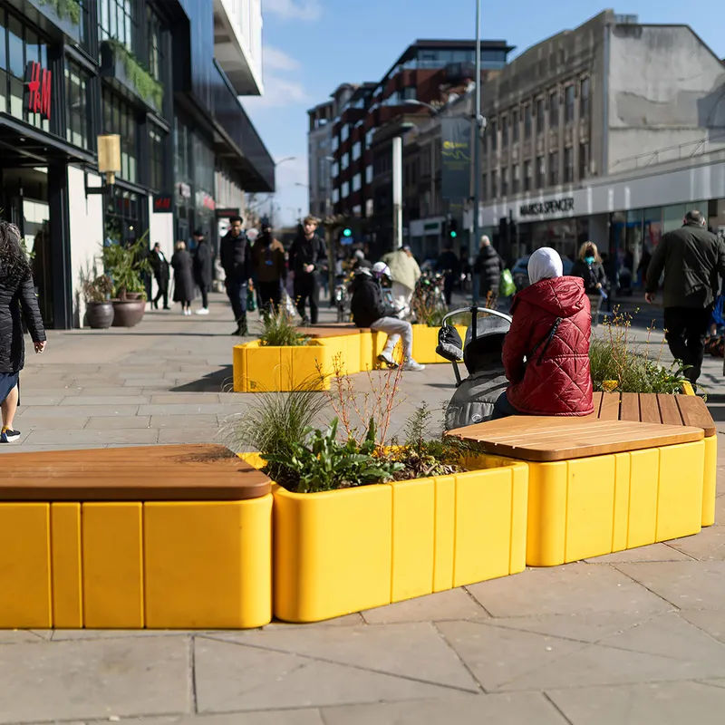 What is the right colour for outdoor public spaces? | Furnitubes
