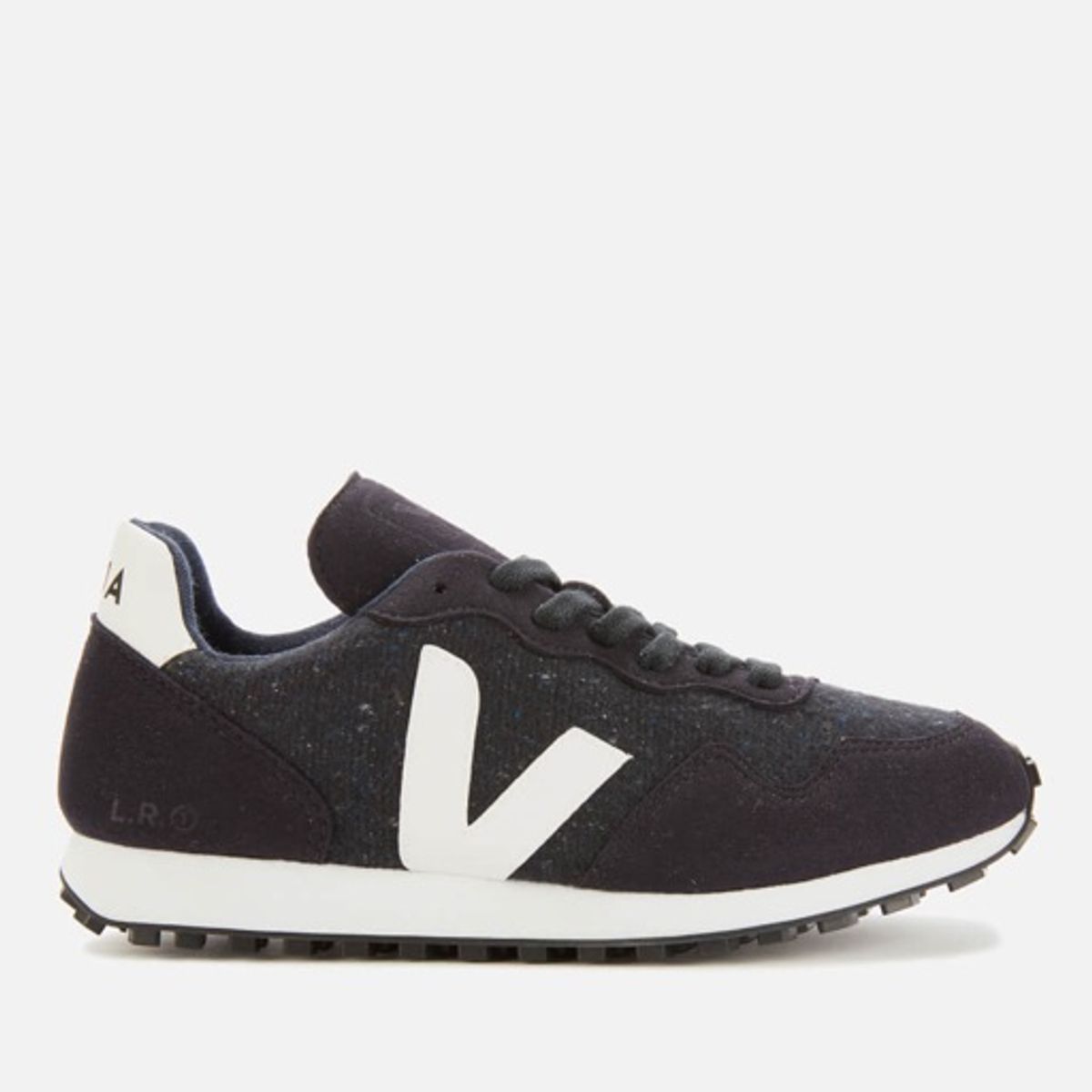 Storey - Veja - Navy Sneaker made from recycled flannel and plastic bottles