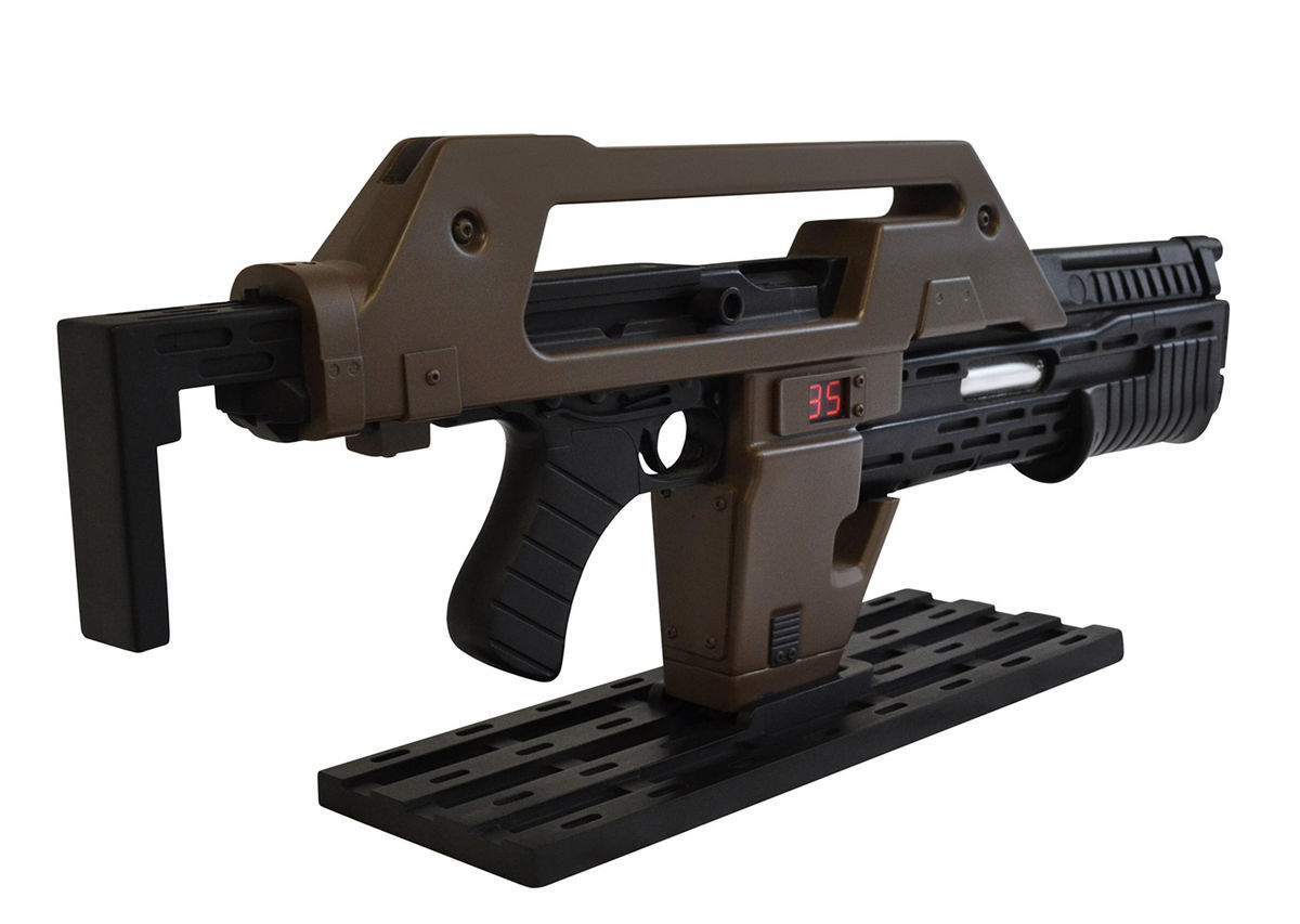 Aliens: Pulse Rifle Brown Bess Prop Replica - POW! The Hero In You