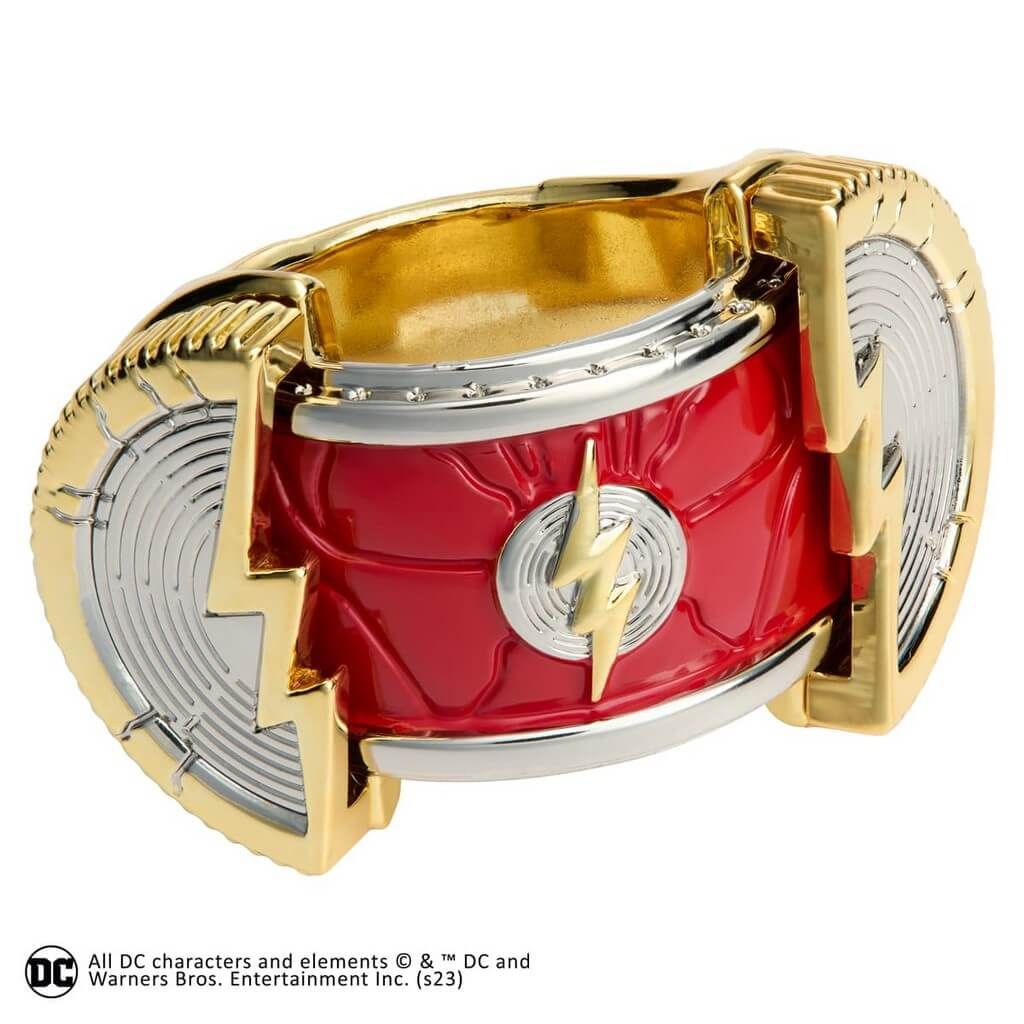 DC Comics: The Flash Movie - The Flash Prop Replica Ring with Display ...