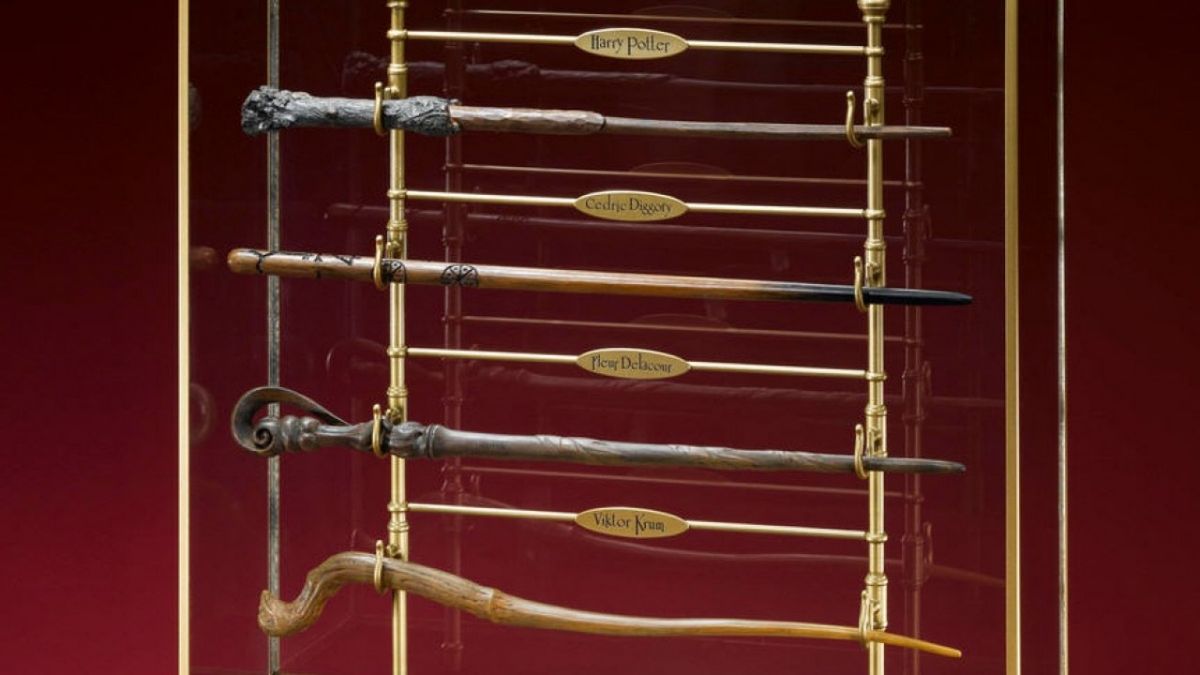 Harry Potter: Triwizard Champions Wand Set - POW! The Hero In You