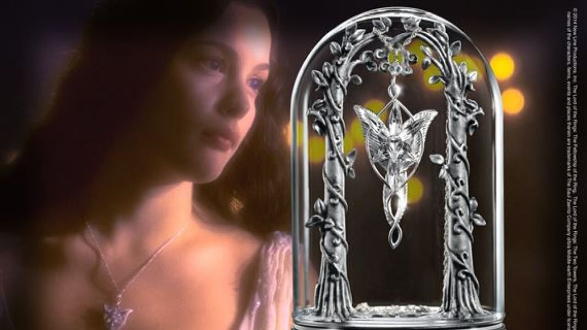 Lord of the Rings: Arwen Evenstar Pendant Display - POW! The Hero In You