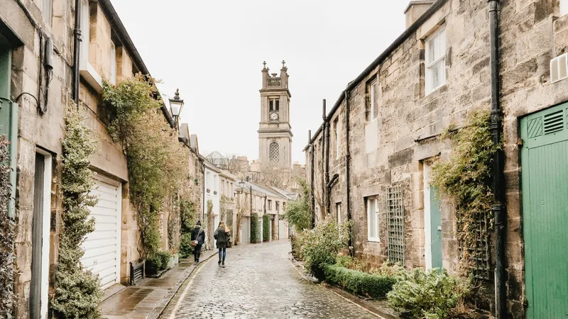 Top 10 Most Beautiful Streets in Edinburgh