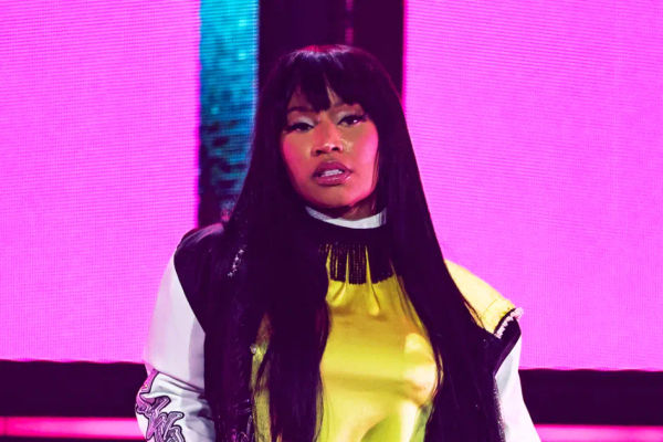 Nicki Minaj Experiences Wardrobe Malfunction During 'Pink Friday 2 ...