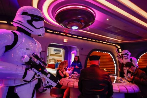 Exploring the Controversial 'Star Wars: Galactic Starcruiser' Hotel ...