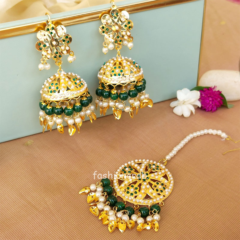 Traditional Punjabi Pipal Patti Tikka Set - Dark Green | FashionCrab.com