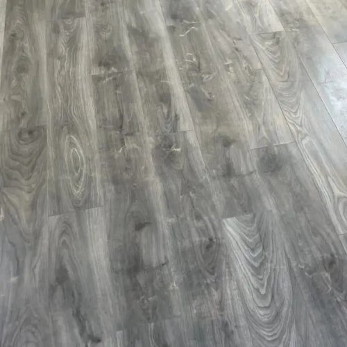 Tomahawk Oak 8mm Laminate Flooring - Floor Depot