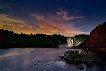 Chutes de la nuit, by the artist Roger Otis | Gallea