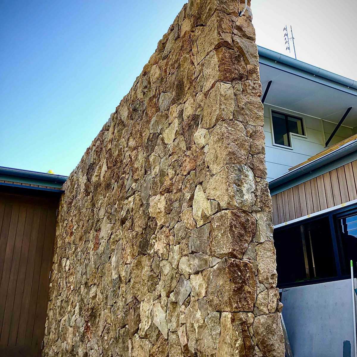 MANUKA Travertine - Walling Natural Lay - Split | Gather Co