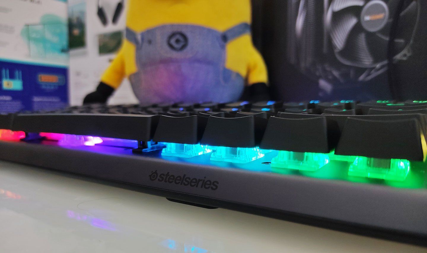 SteelSeries APEX 5 Hybrid Mechanical Keyboard Review - Gadgets Middle East