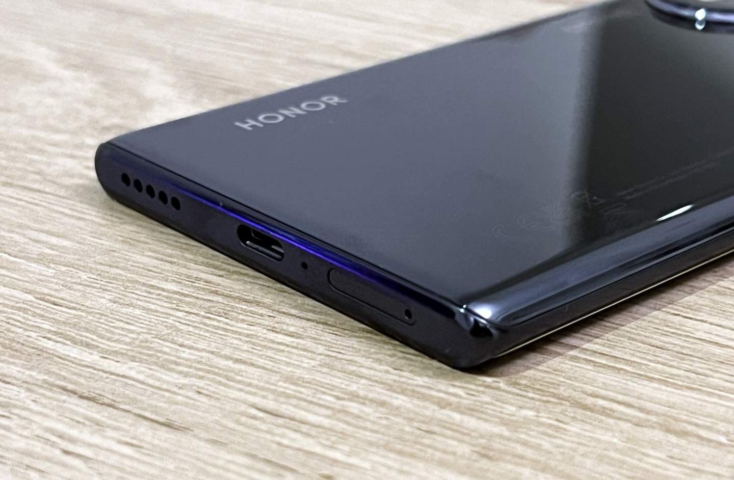 HONOR 70 Hands-on Review - Gadgets Middle East
