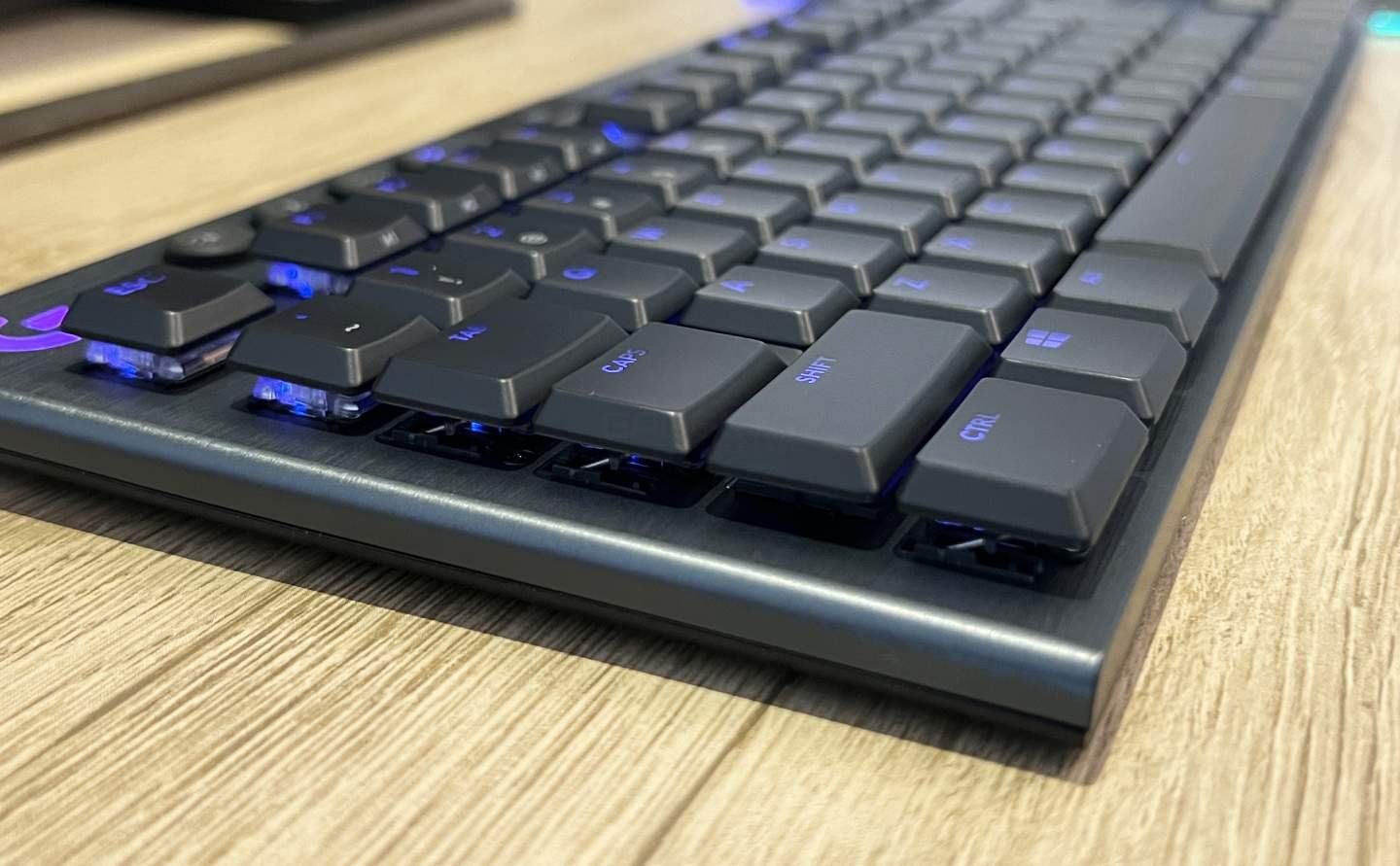 Logitech G915 TKL Review - Gadgets Middle East
