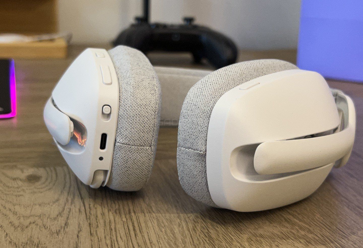 Logitech Zone Vibe 100 Review - Gadgets Middle East