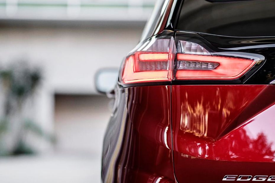 Ford Edge Price in KSA - Versions, Reviews & Offers