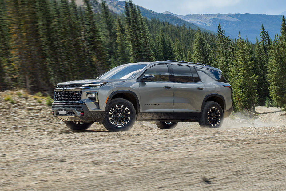 Chevrolet Traverse 2025 Price in KSA - Versions, Reviews & Offers
