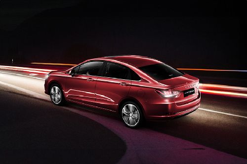 BAIC D50 vs Maxus G90