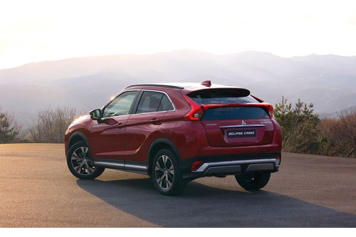 Which is Better? Cadillac XT4 or Mitsubishi Eclipse Cross | Full Comparison