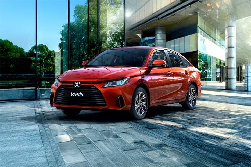 Which is Better? Audi RS3 or Toyota Yaris | Full Comparison