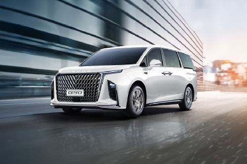 BAIC D50 vs Maxus G90