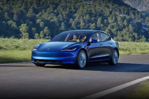Which is Better? Maxus D60 Max or Tesla Model 3 | Full Comparison