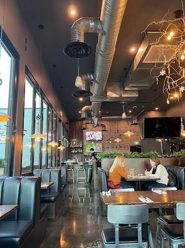 Central Kitchen + Bar - Kelowna Transfers