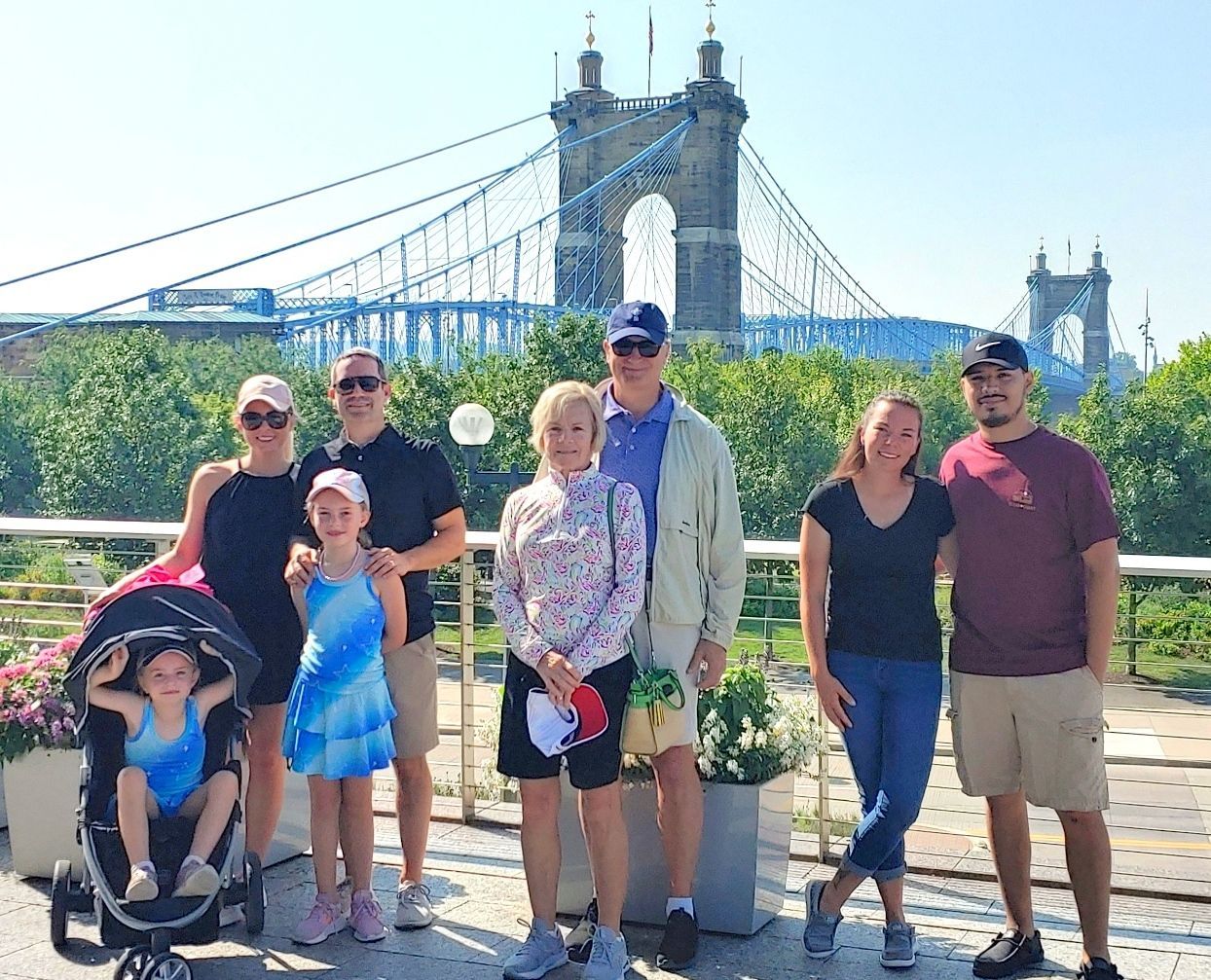 Cincy Top 10 ‘Sites and Bites’ City Tour - Riverside Food Tours