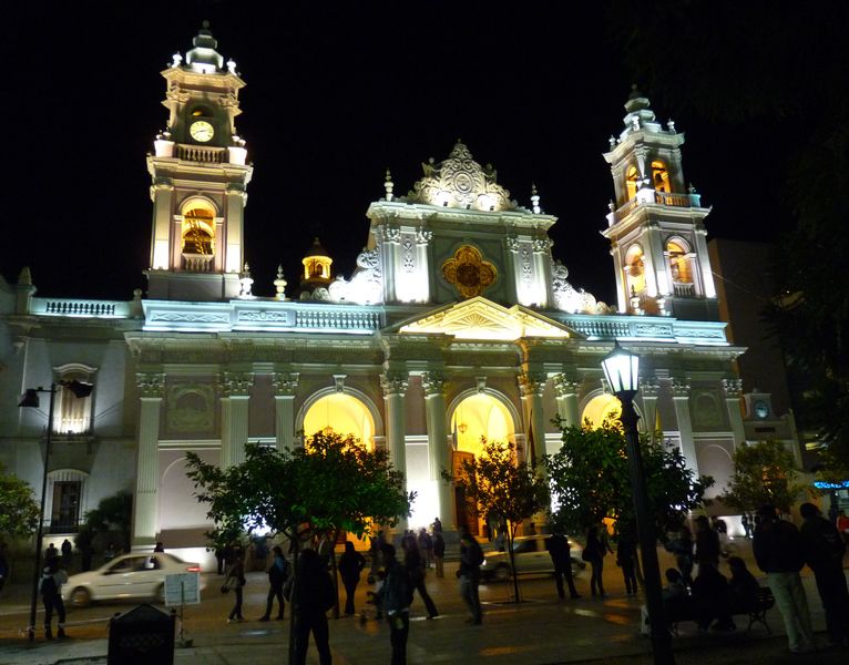 Salta Tours - Poncho Tours