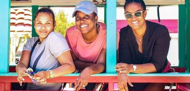 BAJAN BUS EXCURSION - Island Escapes