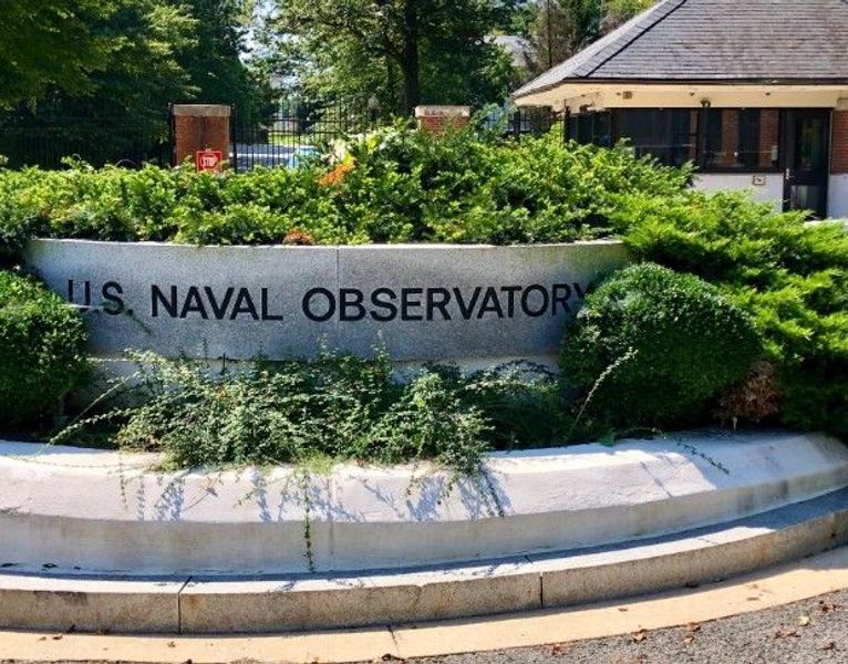 Embassy Row Walking Tour From Top To Bottom - Off The Record Tours