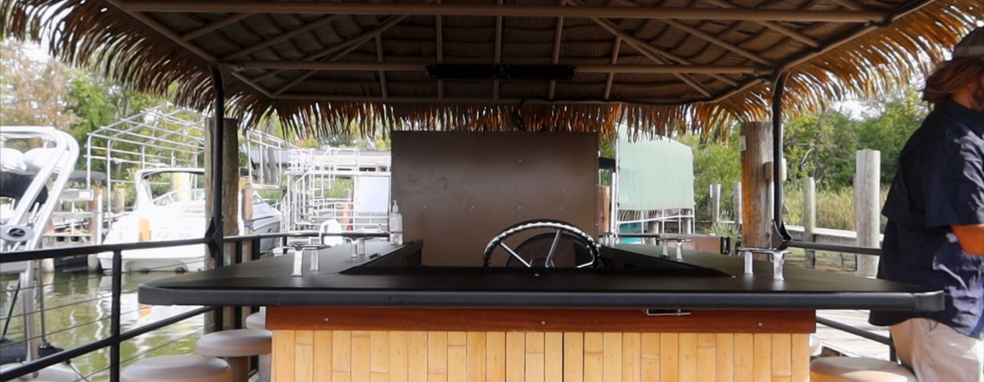 Tiki Boat Cruise – PaddleTap Party Boats