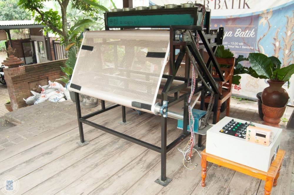 Mesin Fotonik Batik Gantikan Peran Matahari dalam Proses Pembuatan Batik