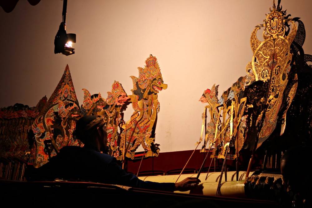 Pesona Wayang Kulit Hipnotis Masyarakat Belanda