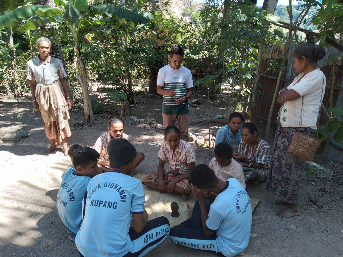 Pembelajaran Mulok Berbasis STEM : Mengajar Budaya Dengan Cara Kreatif