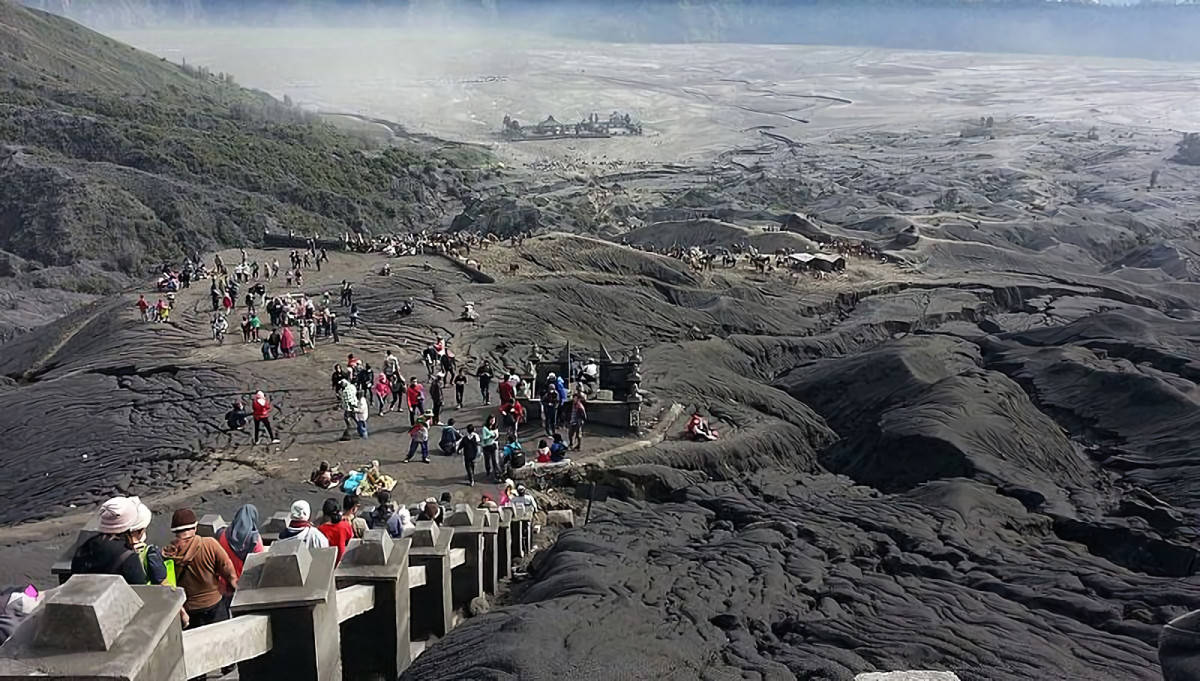 Tangga Kawah Bromo, Saksi Sejarah Kunjungan Pelancong Eropa Sejak Masa ...