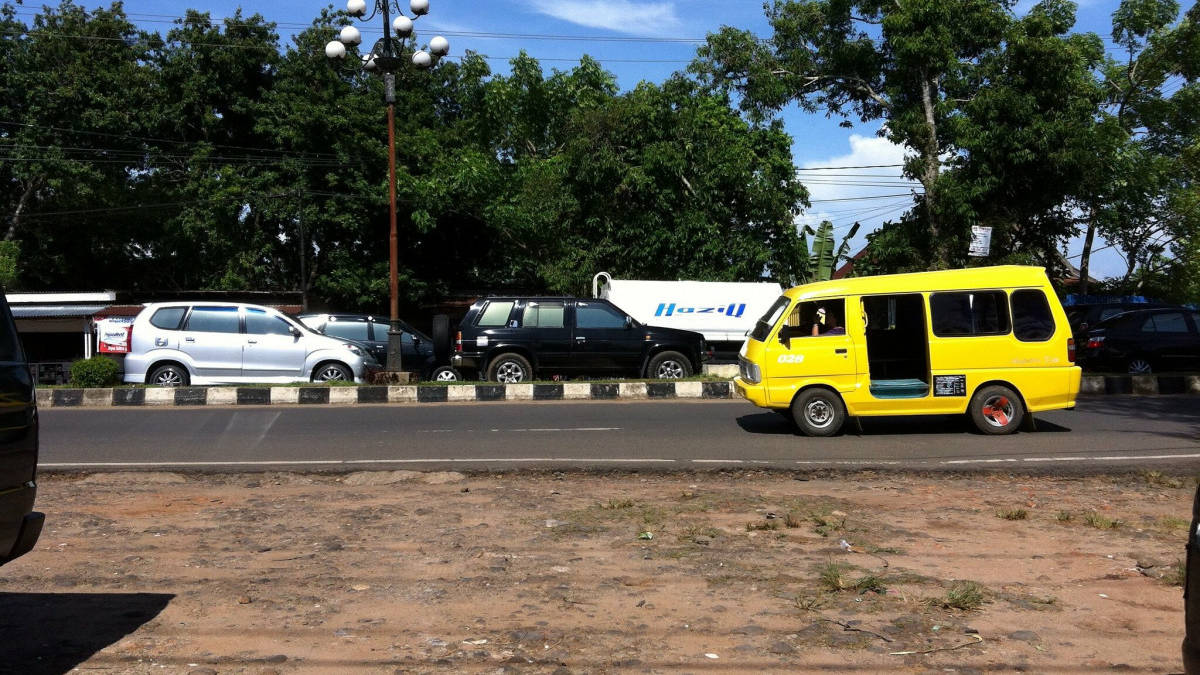 Mengenal Angkot Khas dari Makassar, Kenapa Disebut dengan Pete-Pete?
