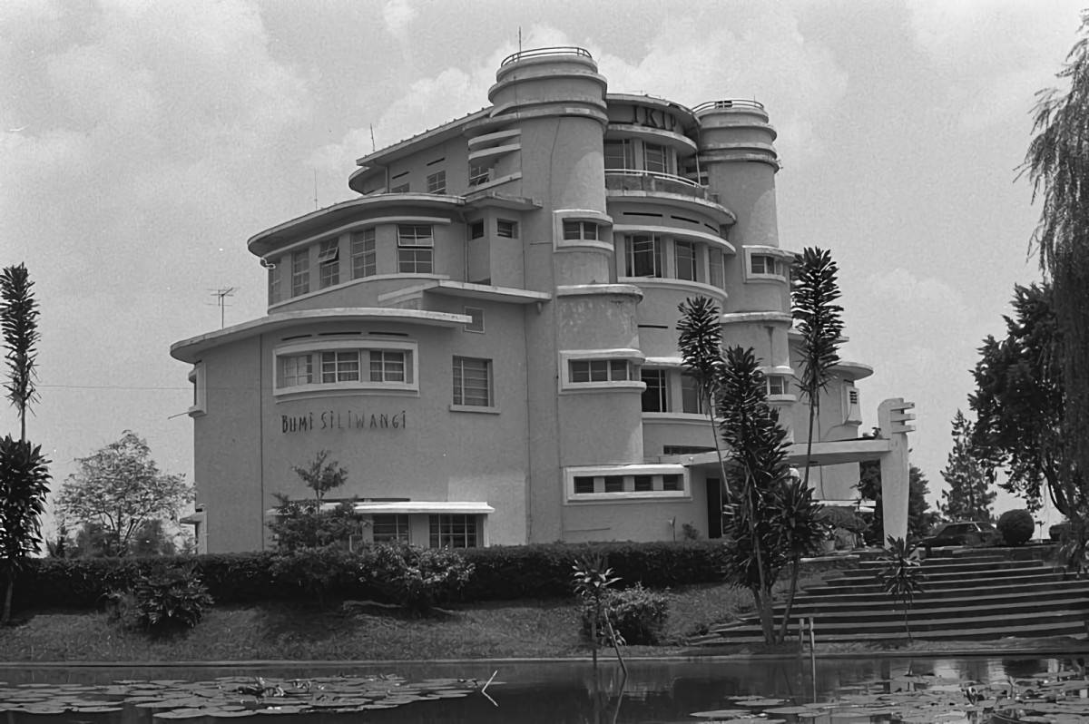 Vila Isola, Gedung dengan Arsitektur Art Deco yang Penuh Sejarah