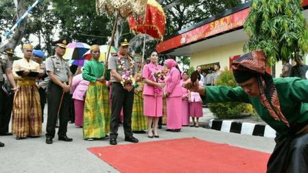 Sumpah Setia Tradisi Angngaru Makassar