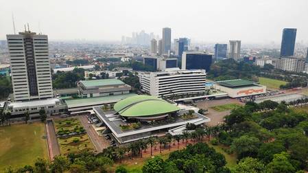 Bercanda tetapi Mengena, Contoh Teks Anekdot Bertema Politik