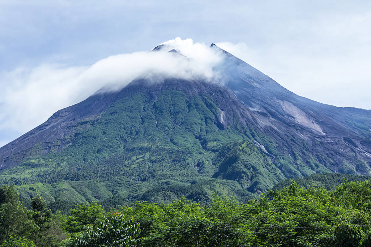 Menilik Cara Penduduk Ramalkan Letusan sebelum Eyang Merapi Laksanakan ...